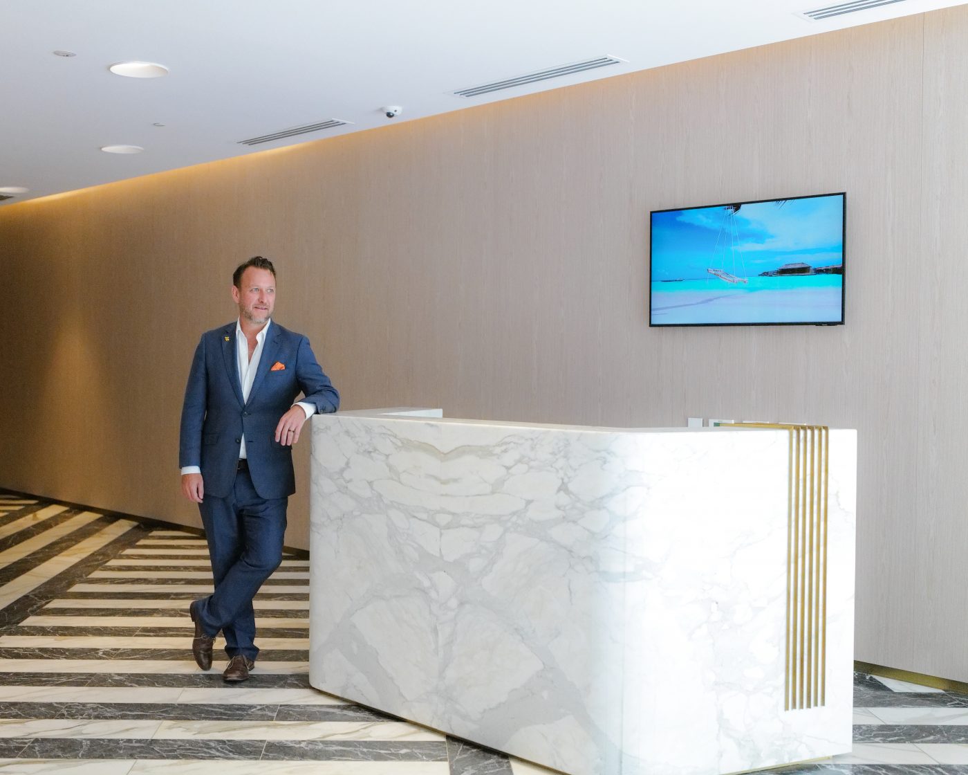 Enjoy a five-star hotel-style concierge at this North Sydney apartment ...